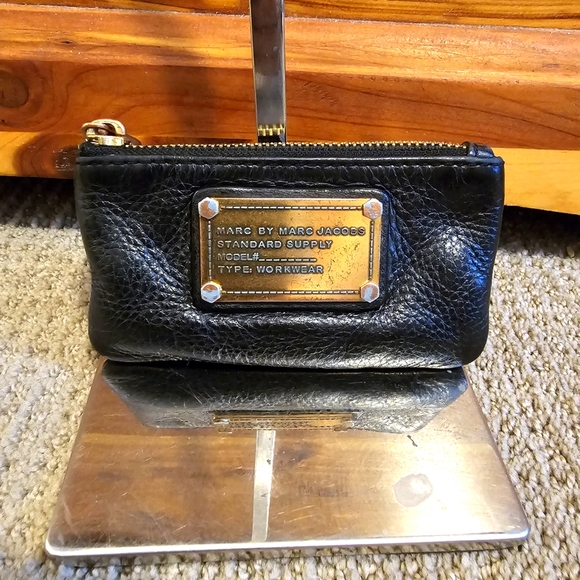 Marc By Marc Jacobs | Bags | Marc Jacobs Black Leather Keychain Coin ...